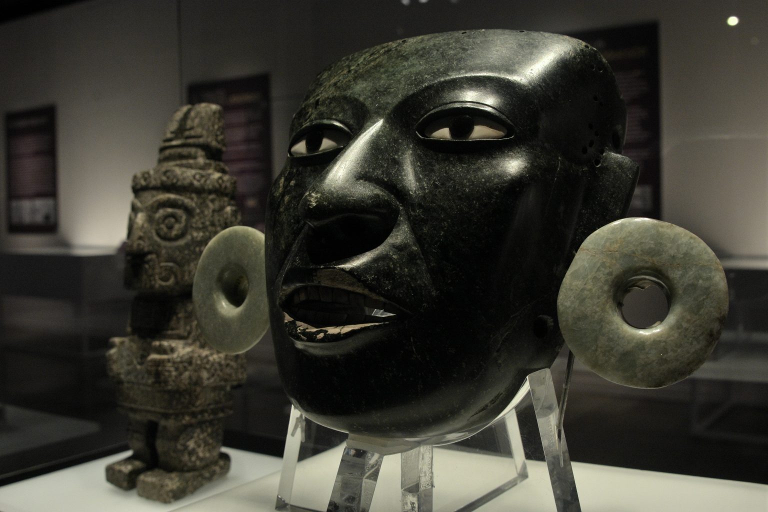 El antiguo arte de labrar piedras preciosas y semipreciosas revela sus ...