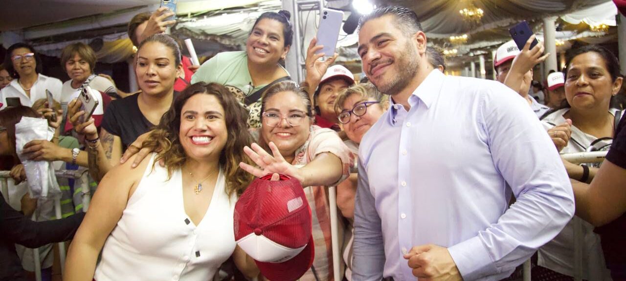 Caty Monreal y Omar García Harfuch festejan con 5 mil jefas de familia ...